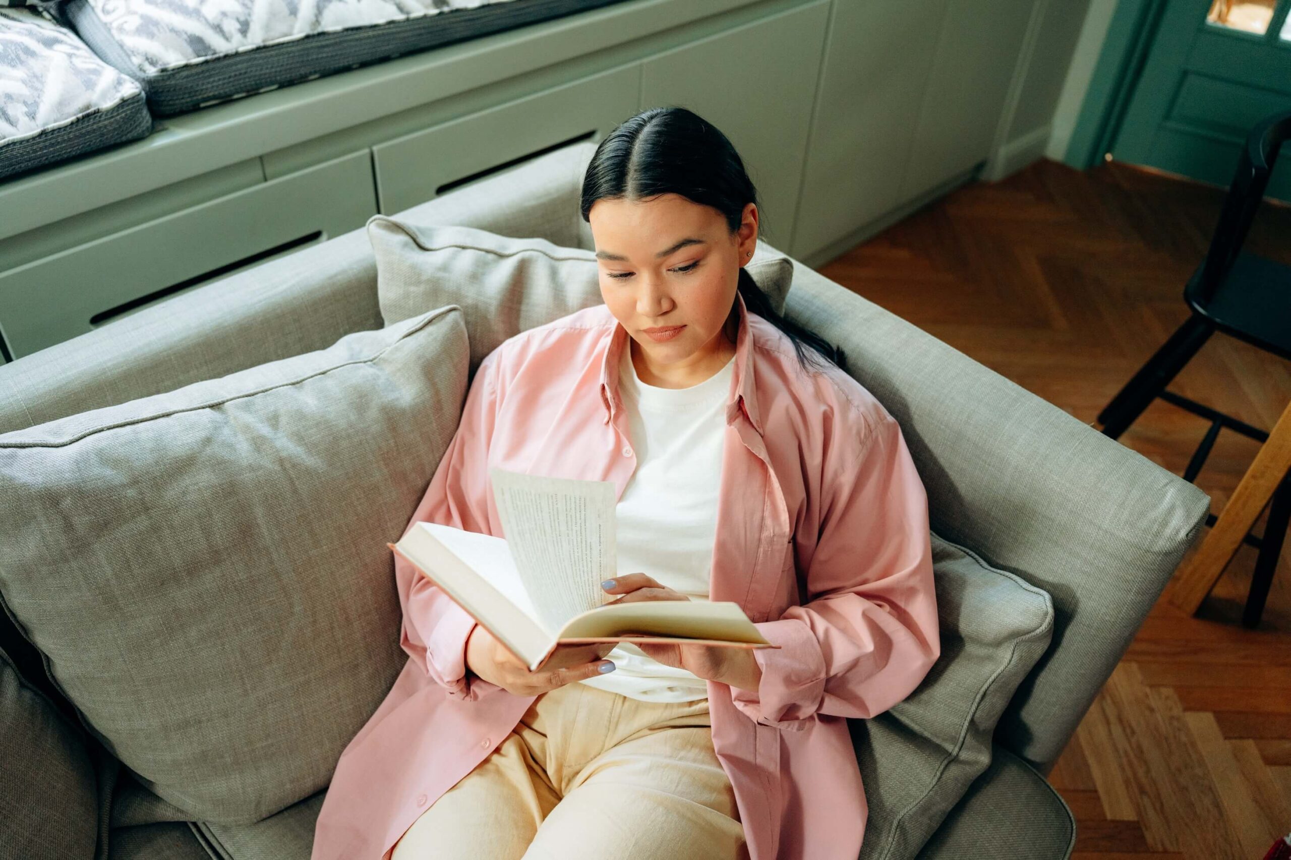 5 Signs of Black-and-White Thinking & How to Overcome It